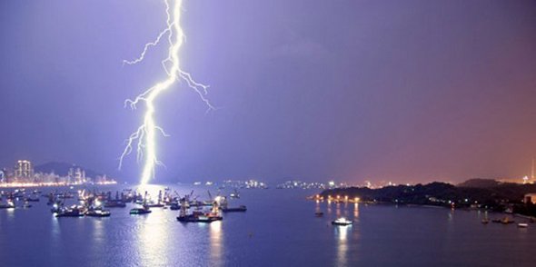 30 Fantastic Examples of Lightning Photography